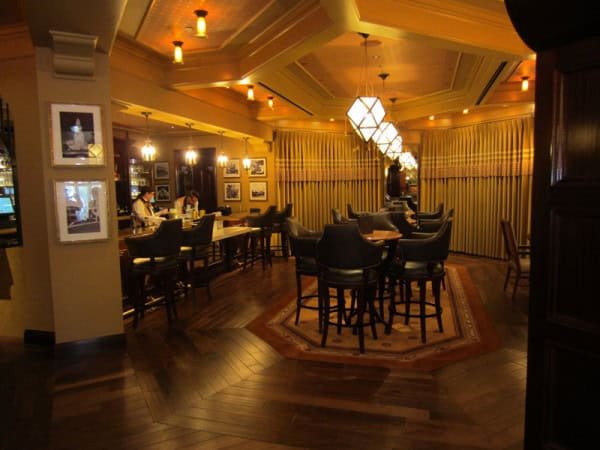Carthay Circle Lounge